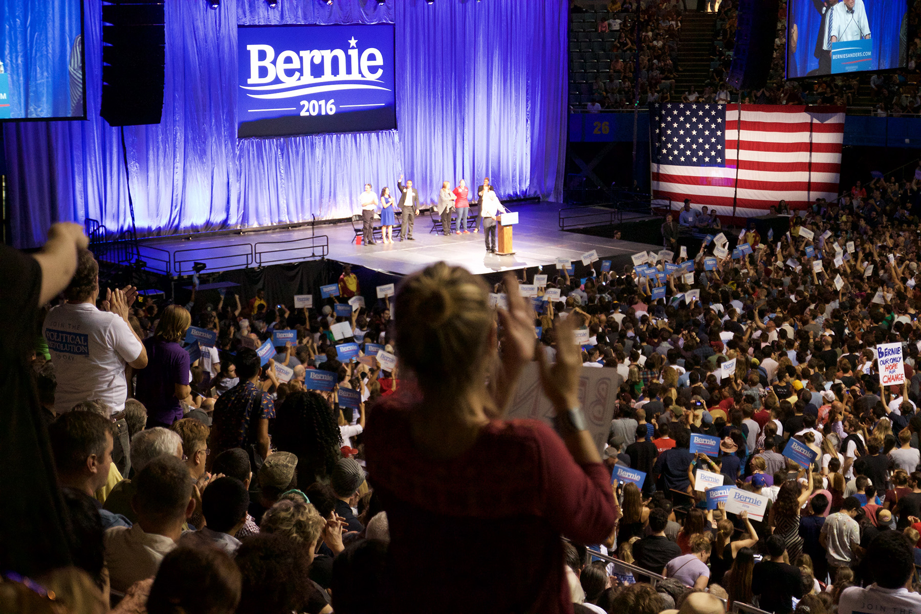 These 9 Photos of Massive Crowds Reacting to Bernie Sanders in L.A. Are ...